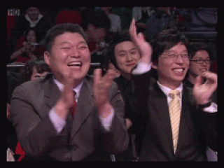 박수도 치고 싶고 흔들고도 싶고... : 유머클럽 : 구라파닷컴